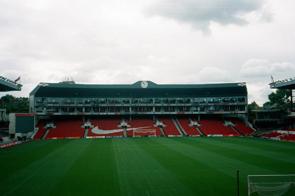 JAYL & NIKI - SPORT 4 LIFE / Clock-End-Highbury.jpg